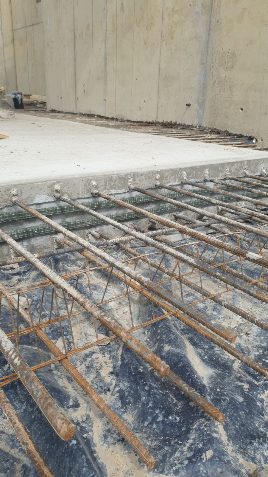 Reinforced Concrete Slabs & Retaining Walls